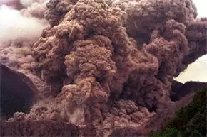هذا الثوران البركاني في بركان سوفرير هيلز في جزيرة مونتسيرات الكاريبية يتضاءل مقارنة بما قد نتوقعه من ثوران بركان هائل.