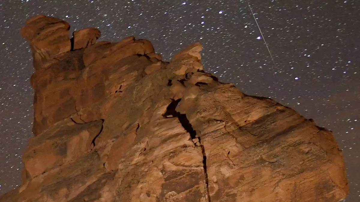 Nigute Wabona Spectacular Geminid Meteor Shower