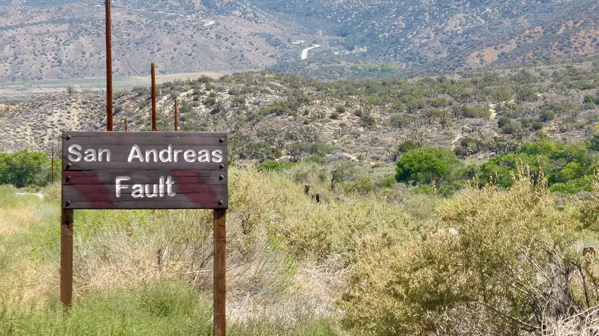 La faglia di Sant'Andrea: sta arrivando la grande?