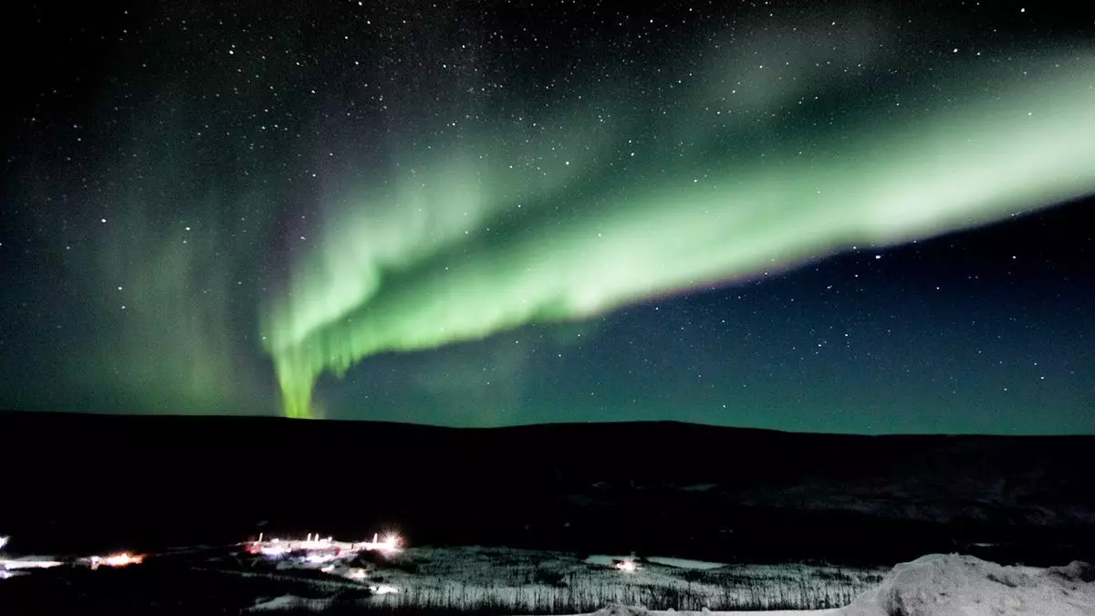 IMagnetism yeLanga eJijekileyo inokwenza iWonky Auroras