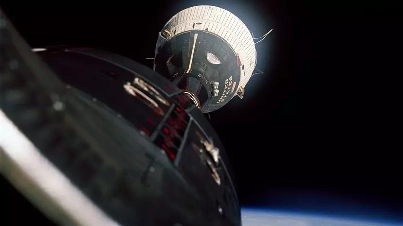 Gemini 6A Gemini 7 менен жолугушуу