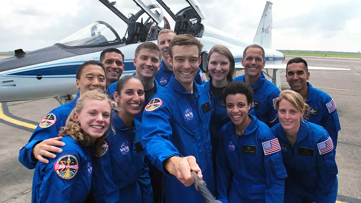 La NASA dóna la benvinguda a la seva classe 2017 de nous reclutes d'astronautes