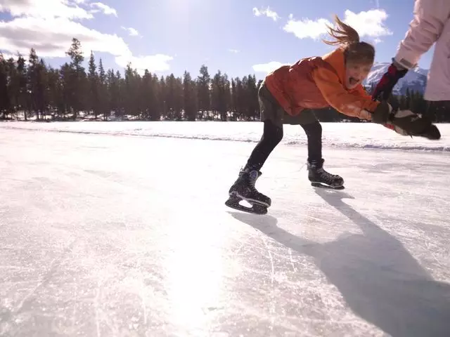 Person patinazh në akull