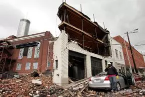 Se necesitas probas de que os tornados poden afectar as cidades, non busques máis que a destrución no centro de Atlanta en 2008.