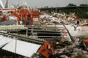 As tendas grandes son unha mala aposta cando se trata de esconderse dos tornados. Este Home Depot foi destruído polo poderoso tornado que atravesou Joplin, Missouri, en 2011.