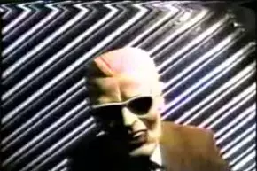 1989 年，一位戴着 Max Headroom 面具的不知名黑客中断了芝加哥两家电视台的传输并播放了一些神秘的胡言乱语。