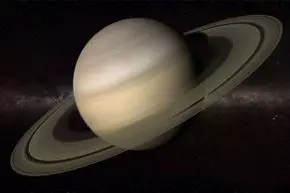 Kapal angkasa Cassini njupuk sinyal seram sing kapisah saka kutub lor lan kidul Saturnus ing taun 2009.