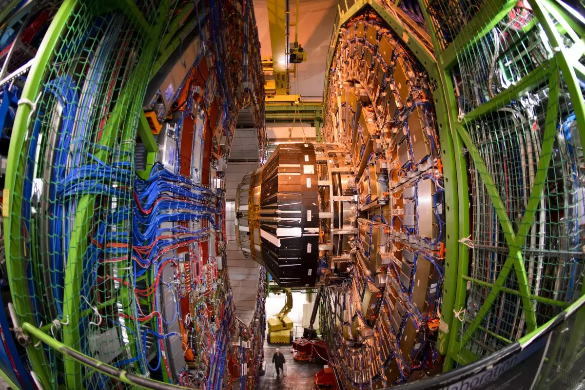 5 odkritij, ki jih je naredil veliki hadronski trkalnik (do zdaj)
