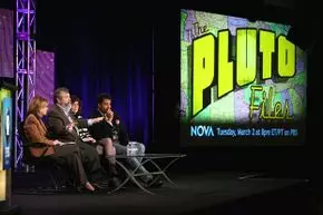 Tayson 2010-cu ildə mətbuat turu zamanı PBS-nin "The Pluto Files" şousunu təbliğ etdi. 'Pluton Faylları' keçmiş planetin yüksəlişini və enişini araşdırdı.
