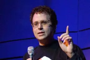 Stephen Glass występuje w komedii w Skirball Cultural Center w Los Angeles – to jeden ze sposobów, w jaki jest zajęty po odejściu z dziennikarstwa.