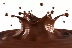 Chokolade letter PMS ved at frigive stemningsændrende kemikalier i hjernen.