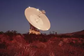 Goldstone'i süvakosmosejaama (Calif.) antenn on osa Deep Space Networkist (DSN), mis on rahvusvaheline suurte antennide ja sidevahendite võrgustik, mis toetab planeetidevahelisi kosmoselaevade missioone.