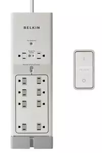 Belkin's Conserve Power Strip gen yon kontwòl remote.