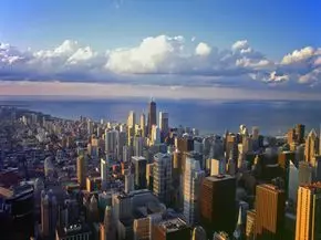 Samo miasto Chicago jest częścią Chicago Climate Exchange, wraz z gigantami samochodowymi, uniwersytetami i firmami energetycznymi.