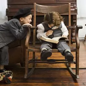Šie berniukų detektyvai bando išsiaiškinti, kokią įtaką jiems turės jų tėvai.