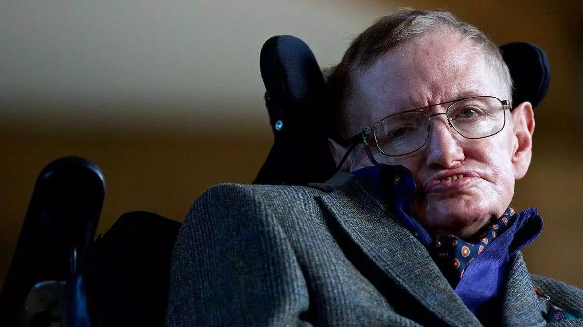 Stephen Hawking: Bothoto ba Rona bo ntse bo le Kotsi ho Batho