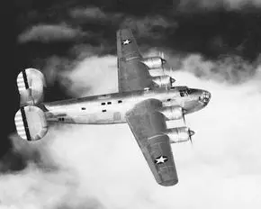 XB-24 එය මුලින්ම හඳුන්වා දීමෙන් පසු ඉක්මනින් ජනප්‍රිය විය.