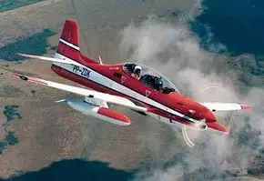 EMBRAER-firmaet ble dannet i 1969 og ble en umiddelbar suksess med et bredt utvalg av fly. Selskapet utvidet sitt utvalg med Tucano, en trener som opprinnelig var beregnet på det brasilianske flyvåpenet.