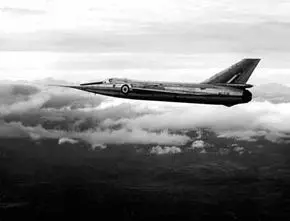 Fairey Delta 2 hævede verdens absolutte hastighedsrekord til 1.132 miles i timen - første gang, den havde overskredet 1.000 miles i timen.