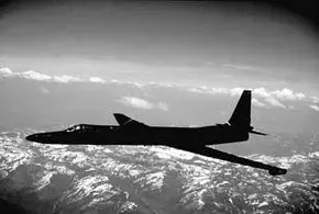 Lockheed U-2 blev designet til at overflyve Sovjetunionen for at bestemme præcis, hvor avancerede dets bombefly, missiler og andre offensive våben var. U-2 var et svært fly at flyve, der krævede ekstrem koncentration og god teknik.