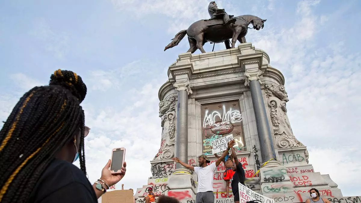 O que os monumentos públicos representam - como funciona a remoção de monumentos públicos