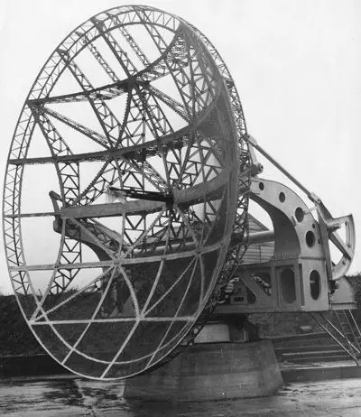 Radio Telescope Image Gallery 4936_8