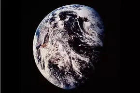 Po celá desetiletí existovala celá společnost oddaná myšlence, že Země je placatá.