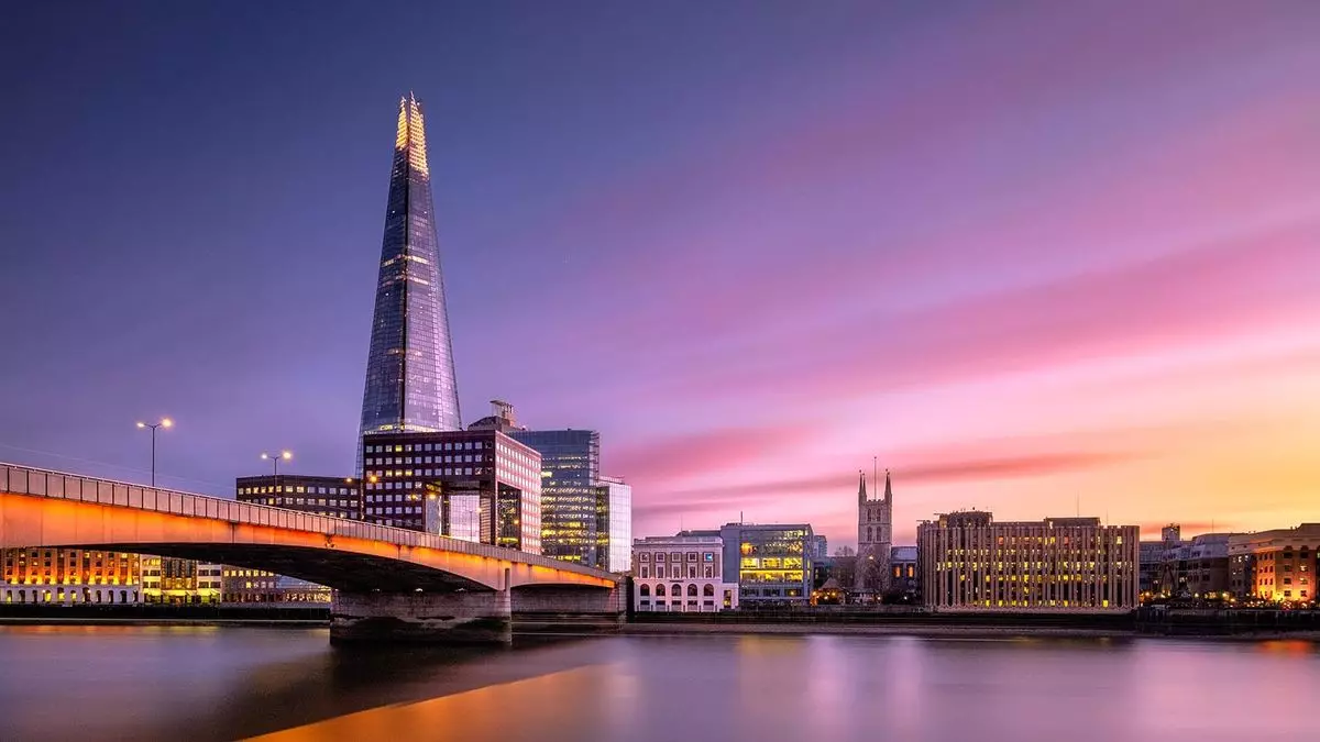 A ponte de Londres nunca caeu, pero segue sendo reconstruída