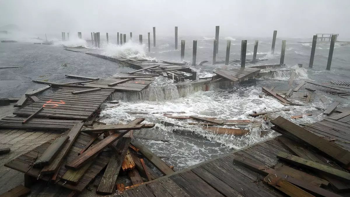 A marxe de tormenta, non o vento, é a parte máis mortal dun furacán