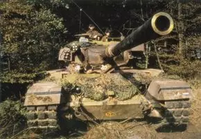 Der westdeutsche Kampfpanzer Leopard 1 wurde auch von den Armeen Australiens, Belgiens, Kanadas, Griechenlands, Italiens, Libyens, der Niederlande, Norwegens und der Türkei eingesetzt.