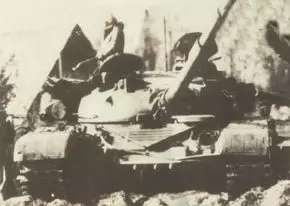 T-72 Main Battle Tank minangka versi sing luwih canggih saka T-64 sadurungé. Iki didhukung dening mesin 12 silinder sing bisa ngobong macem-macem bahan bakar.