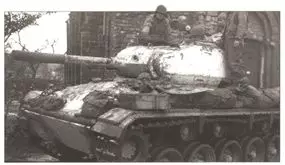 M-24 Chaffee Light Tank efterfulgte M-3 Stuart/M-5 Light Tank i maj 1944.