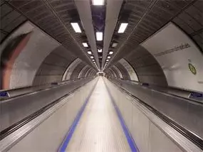 یک تونل مترو تمام شده
