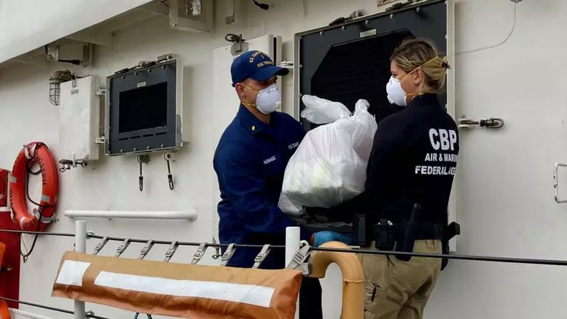 Coast Guard Joseph Tezanos , Fualaau faananā