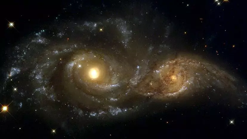 은하 충돌 허블 우주 망원경