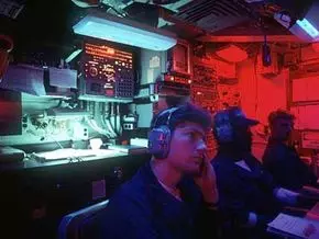 “USS La Jolla” ýadro bilen işleýän hüjüm suwasty gämisinde “Sonar” stansiýasy