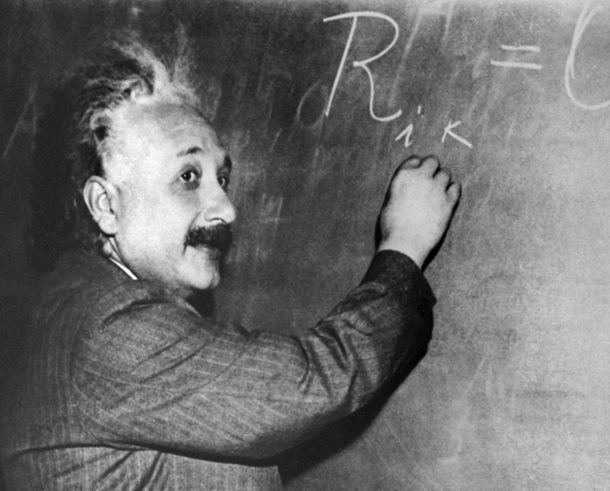 Kā darbojas īpašā relativitāte