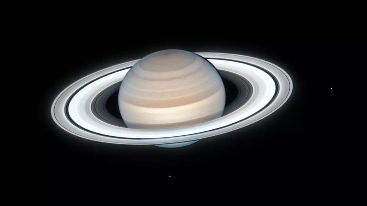 Hvor mange måner har Saturn?